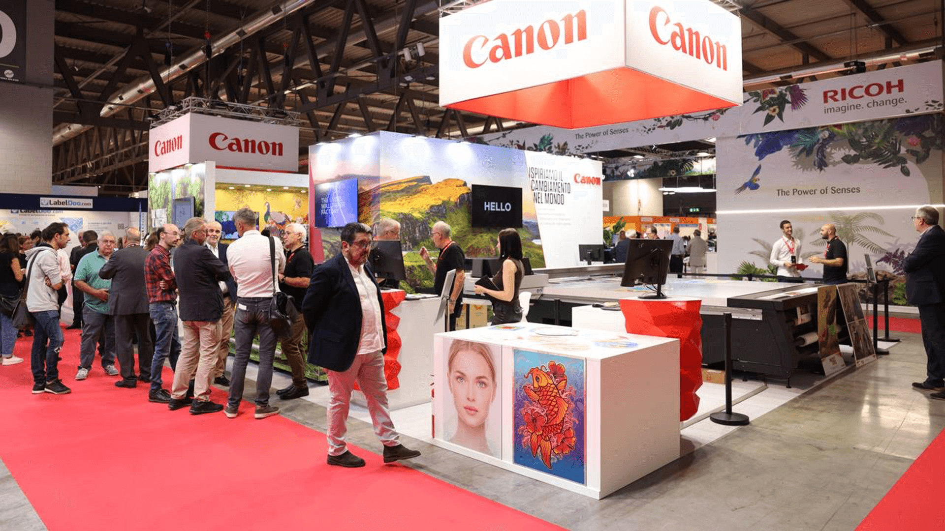Canon Italia and Partners at Viscom in Italy - graphiPLAZA