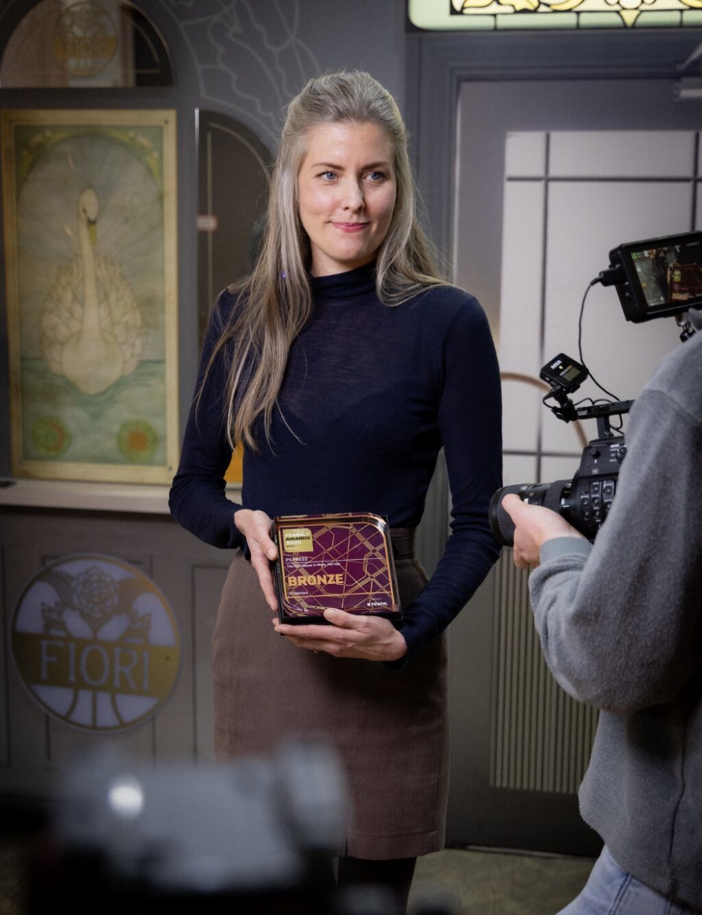 From Bronze to Bold Moves - graphiPLAZA